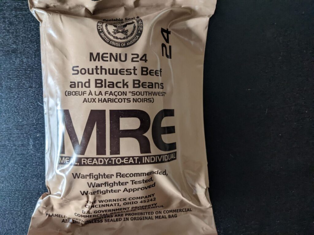 【米軍MREレーション】2017年製No.24「Southwest Beef and Black beans」実食レビュー！2015年製との比較も！ - MRE.JP