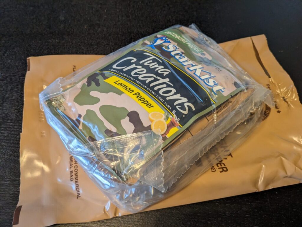 【写真のみ】2018年製米軍MREメニューNo.21「TUNA,CHUNK,LIGHT,WATER PACKED,LEMON PEPPER ...