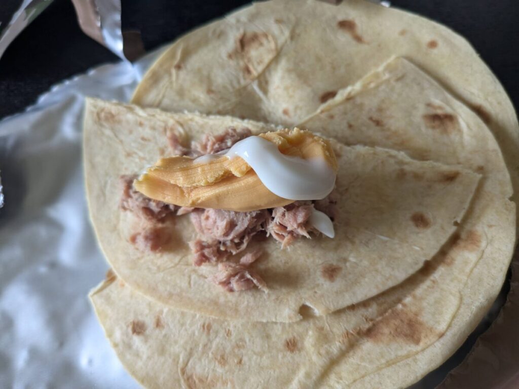 【写真のみ】2019年製米軍MREメニューNo.21「TUNA, CHUNK, LIGHT, WATER PACKED, LEMON ...