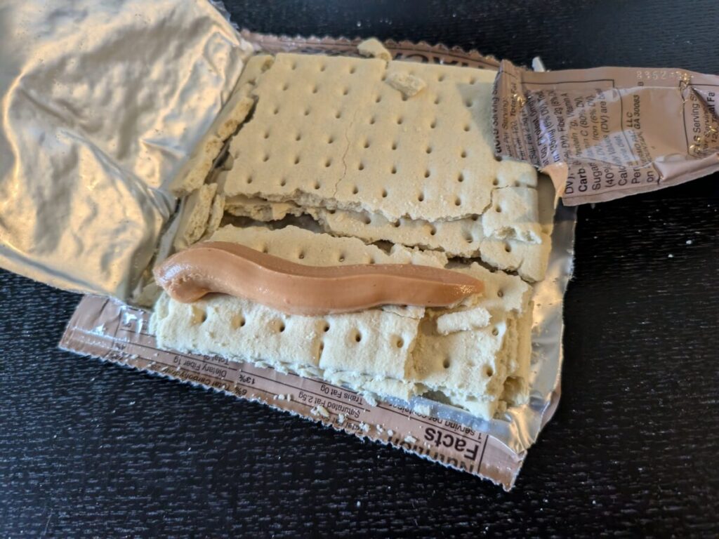 【写真のみ】2019年製米軍MREメニューNo.17「Pork Sausage Patty, Maple Flavored」 - MRE.JP